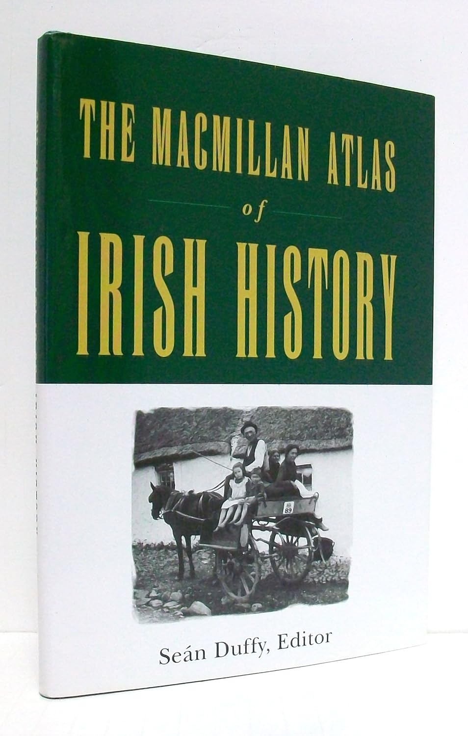 Amazon.com: The Macmillan Atlas of Irish History: 9780028620114: Sean ...
