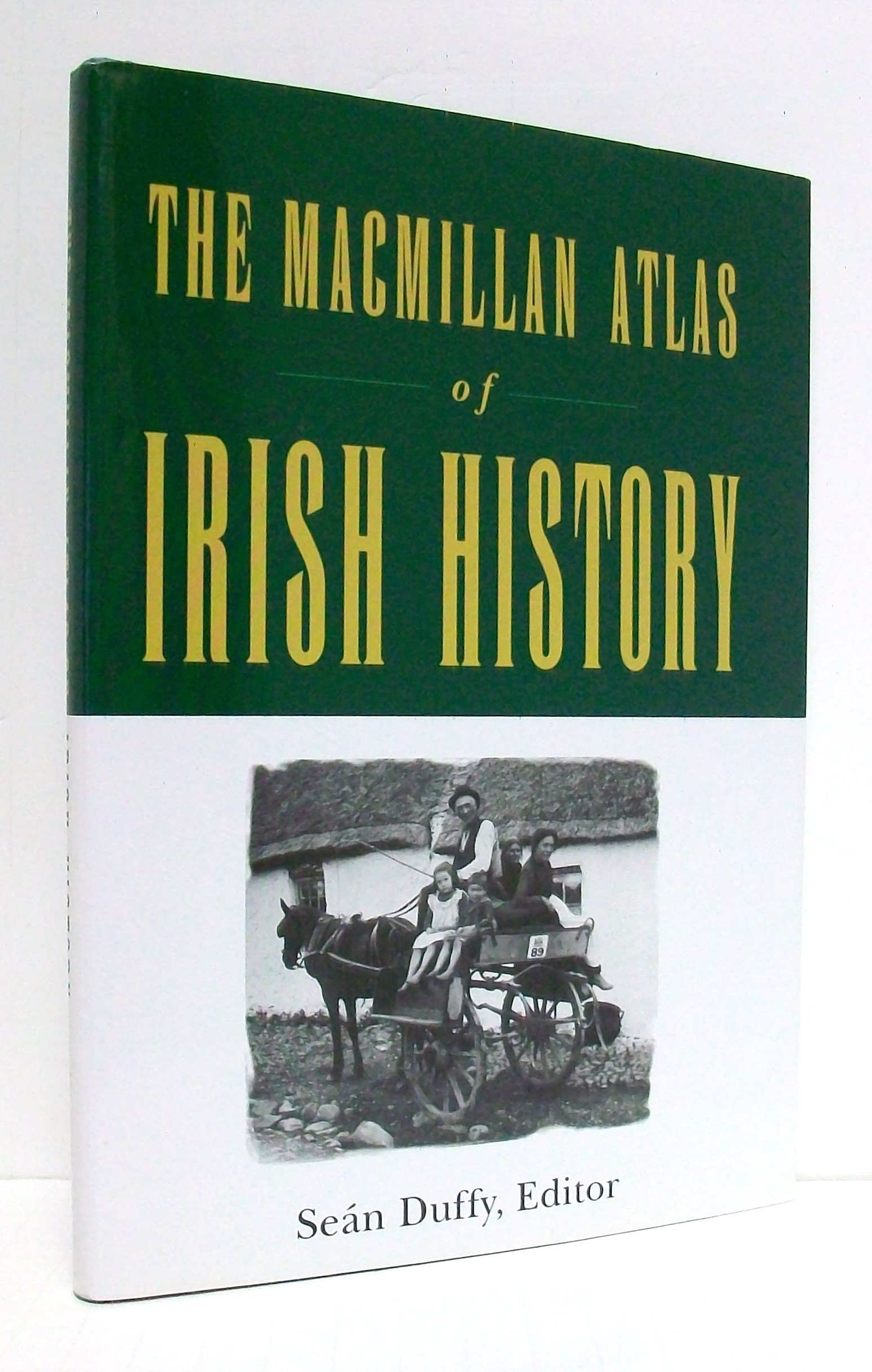 Amazon.com: The Macmillan Atlas of Irish History: 9780028620114: Sean ...