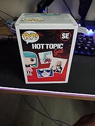 Amazon.com: Funko Pop! SE Hot Topic Girl (Hot Topic Exclusive) : Toys ...
