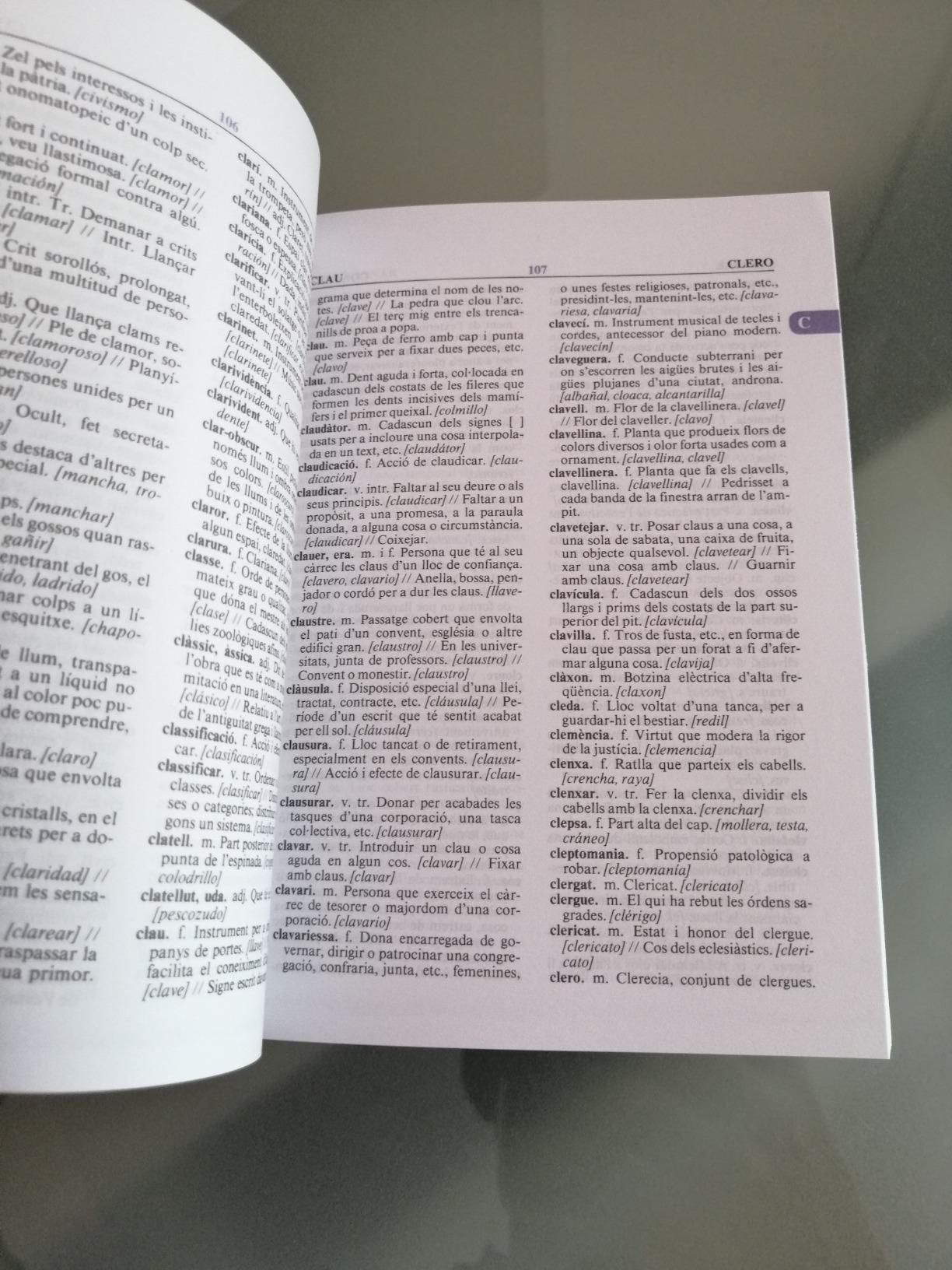 Diccionari escolar senzill valencià-castellà il·lustrat : Ferrer Pastor ...