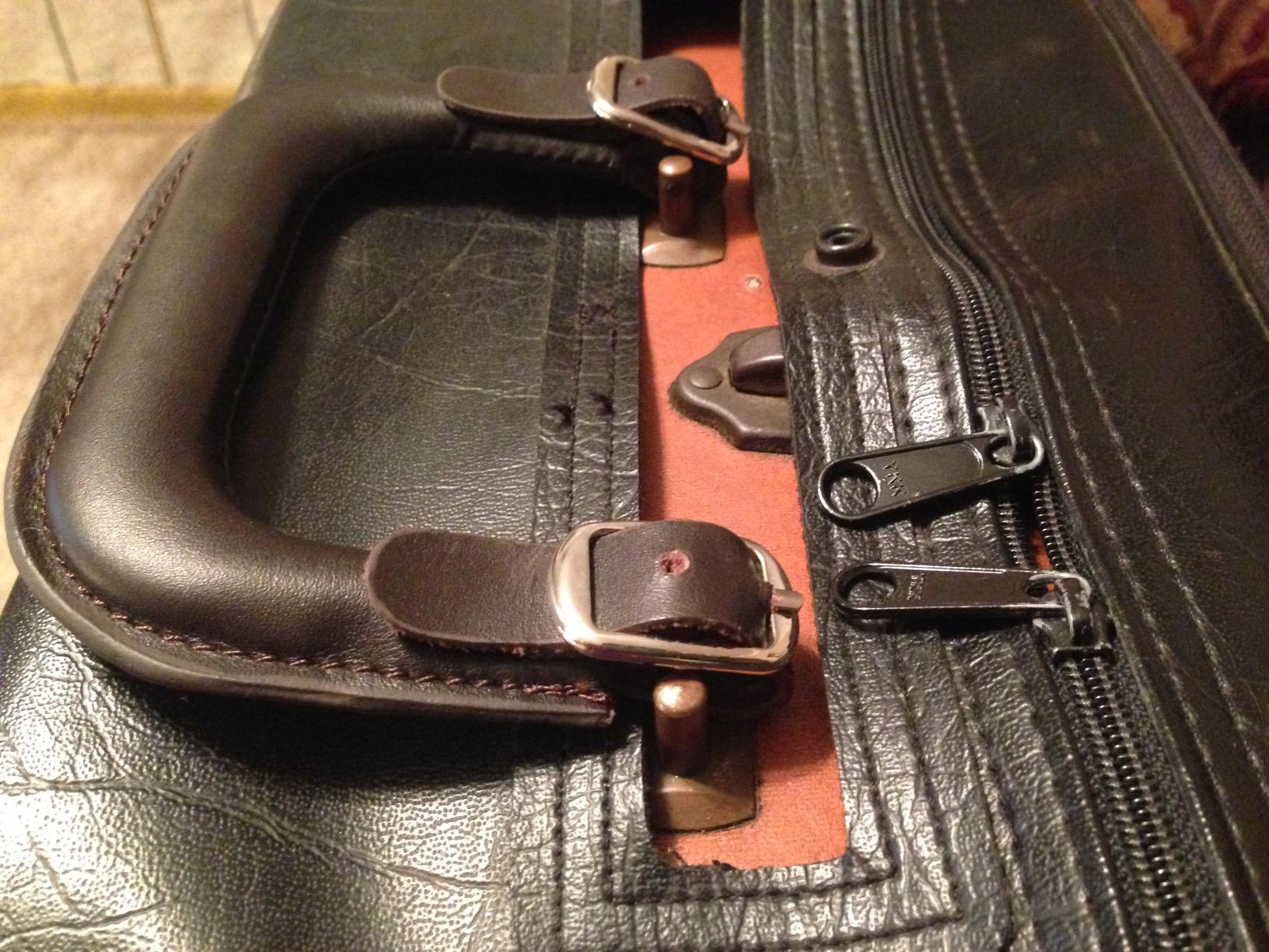 Amazon.com: Allparts Replacement Case Handle - Brown Leather : Musical ...