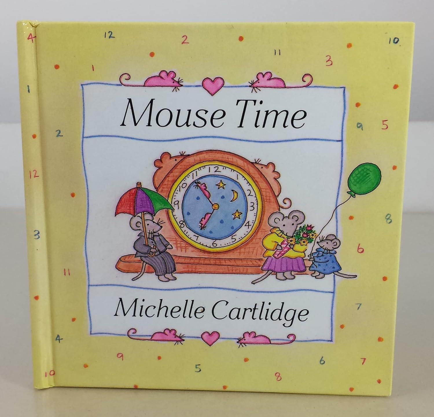Mouse Time: 9: Cartlidge, Michelle: 9780525447665: Amazon.com: Books
