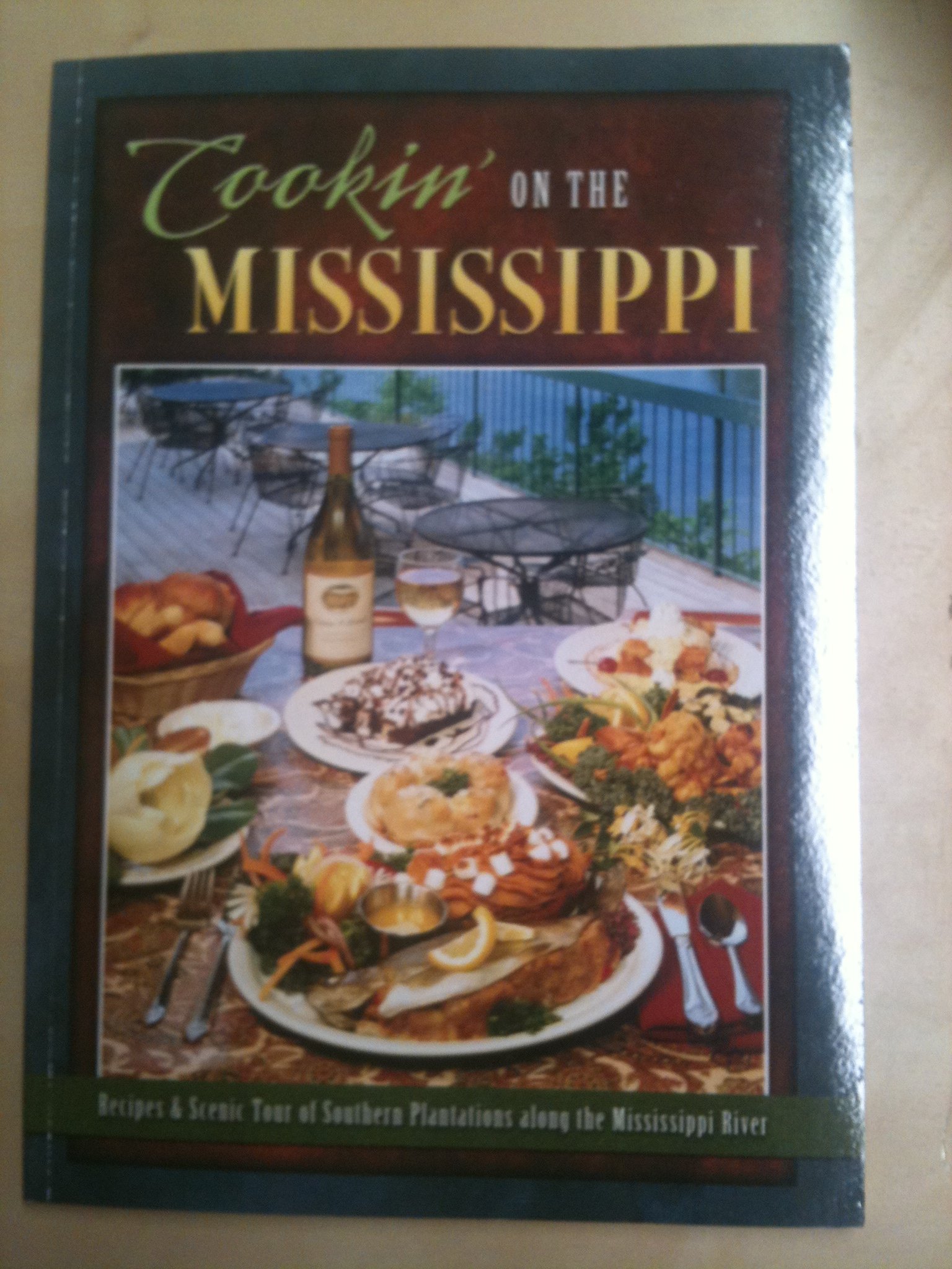 Cookin on the Mississippi: Potts, Bobby: 9780935031027: Amazon.com: Books