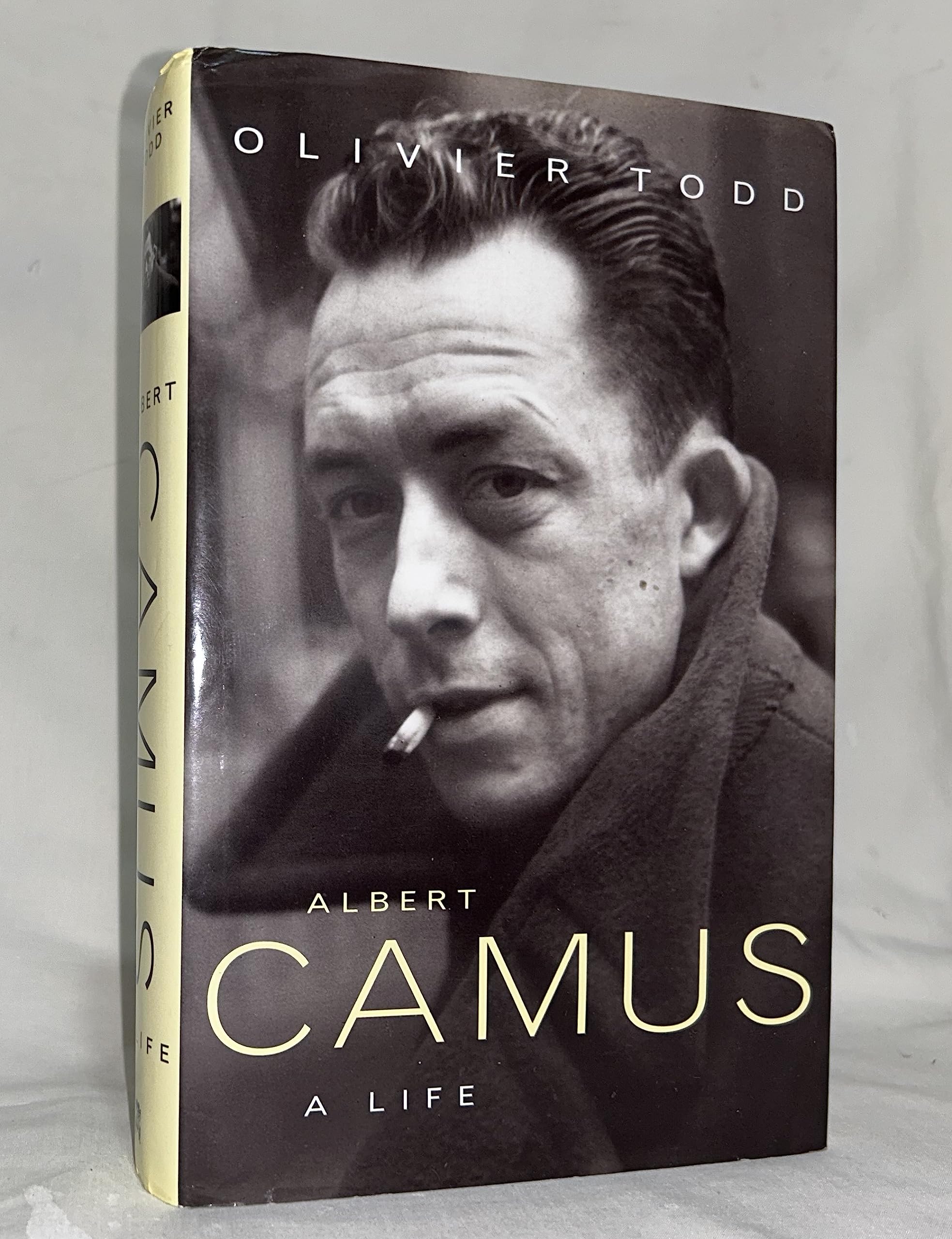 Amazon.com: Albert Camus: A Life: 9780679428558: Olivier Todd, Benjamin ...