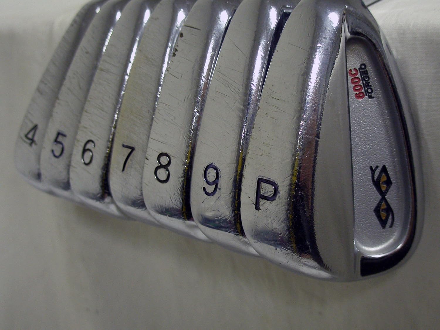 Amazon.com : Snake Eyes 600C Irons Set 4-PW (Tri-Gold Sensicore, Stiff ...