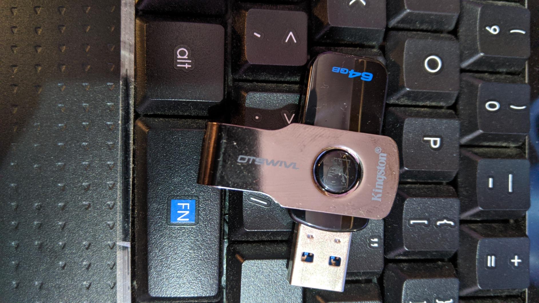 Kingston DataTraveler Swivl 128GB USB 3.0 Pen Drive (DTSWIVL/128GBIN ...