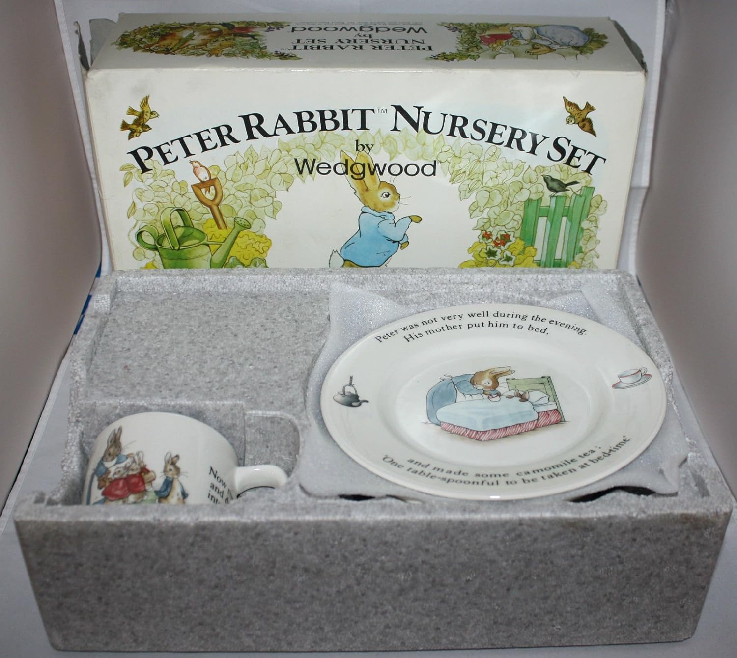 Peter Rabbit Nursery Set Wedgwood 3-Piece Set : Amazon.com.au: Kitchen ...