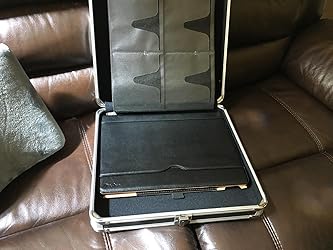 Amazon.com: Vaultz Locking DVD Storage Case - Secure Organizer 200 CD ...