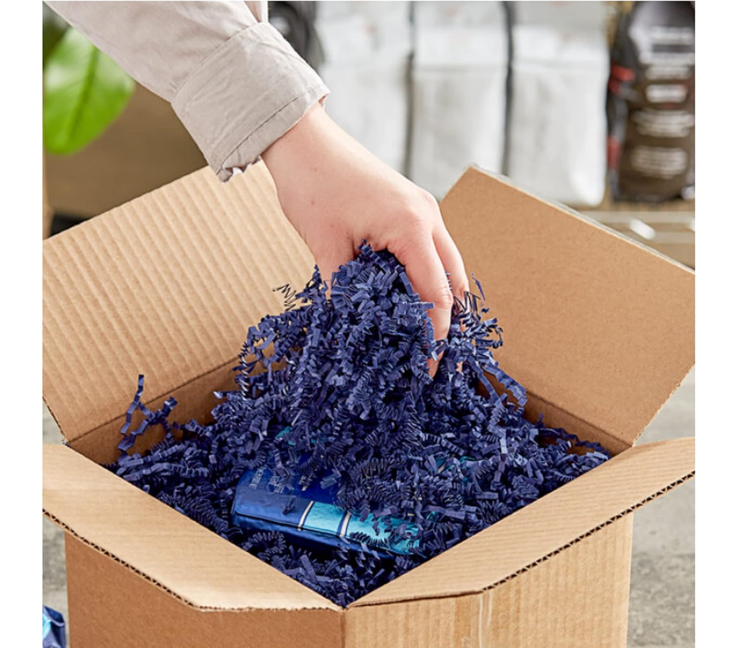 Amazon.com: Mozingo 10 LB Crinkle Cut Paper Shred Filler for Gift Bags ...