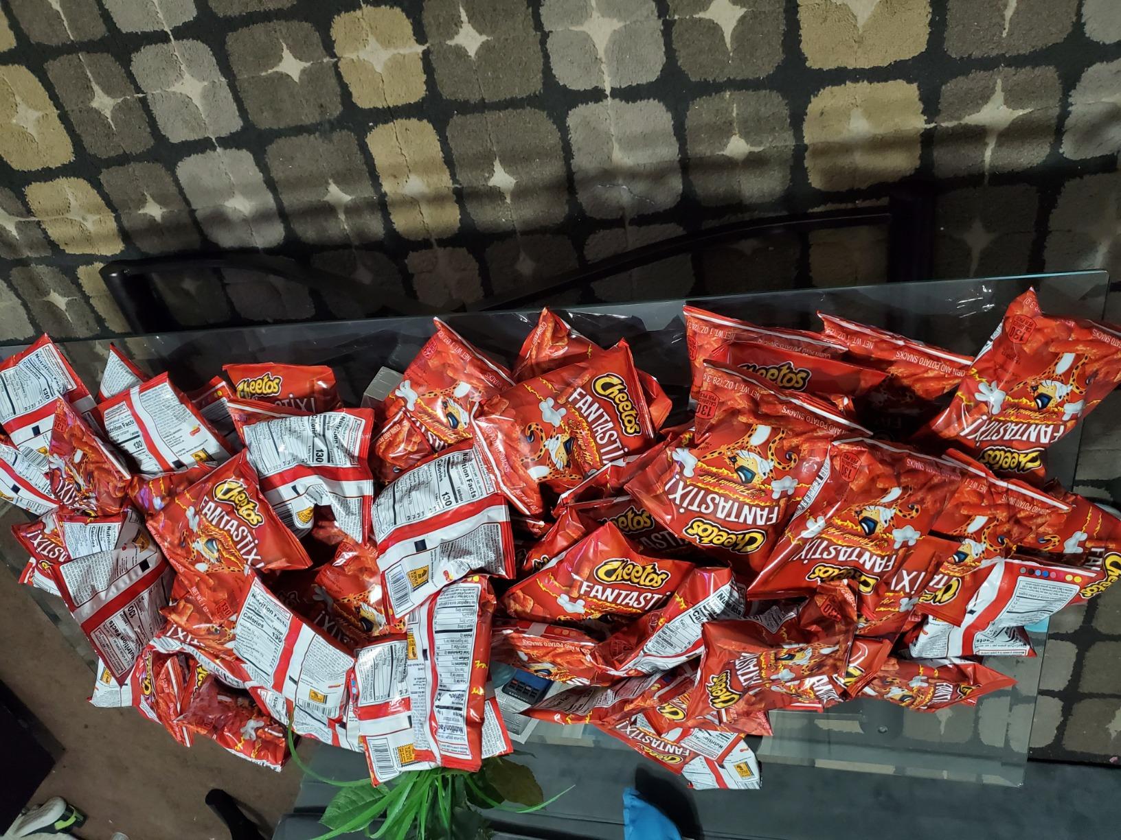 Amazon.com: Cheetos Fantastix Flamin' - Bocadillos de papa y maíz con ...