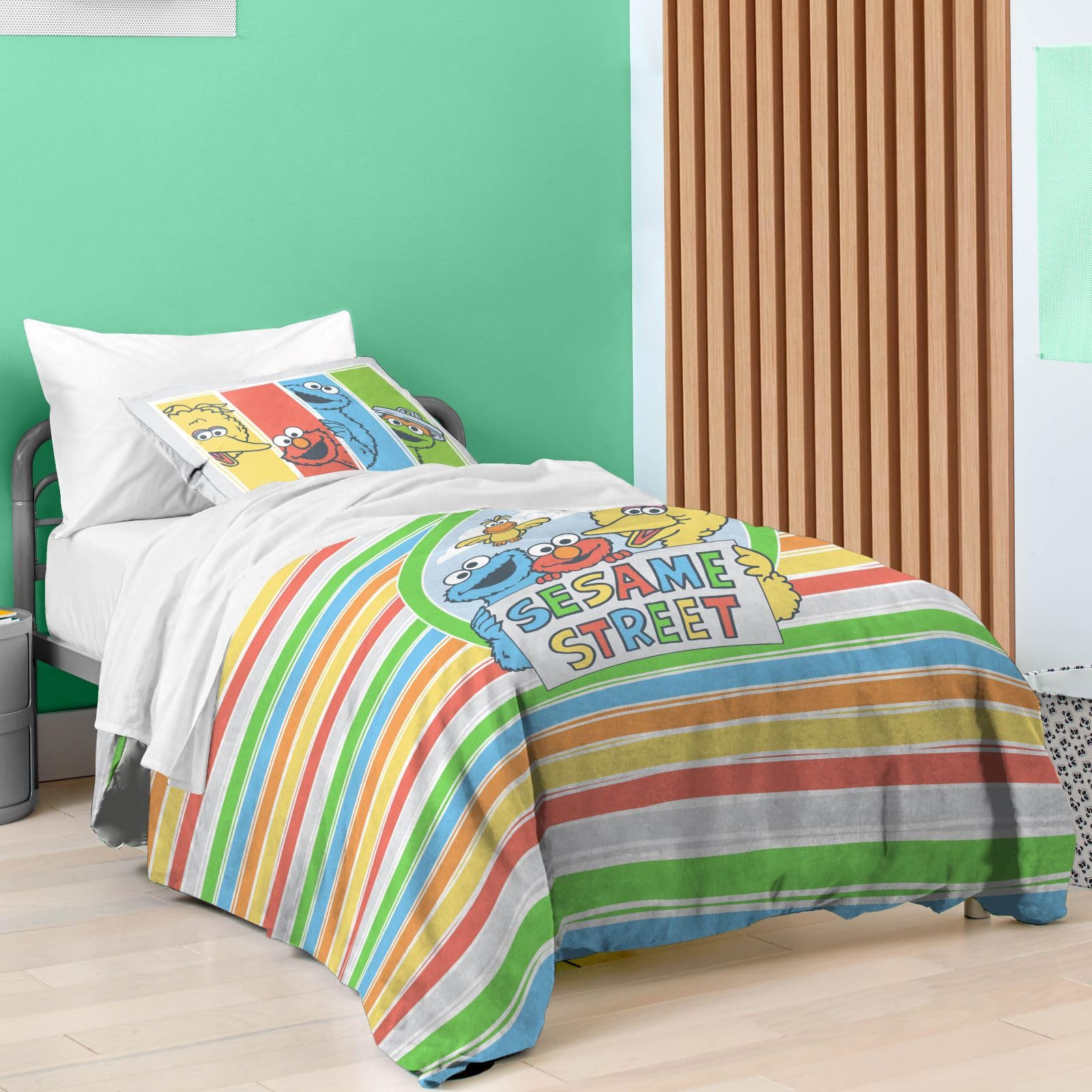 Amazon.com: Saturday Park Sesame Street Full/Queen Duvet Cover and Sham ...