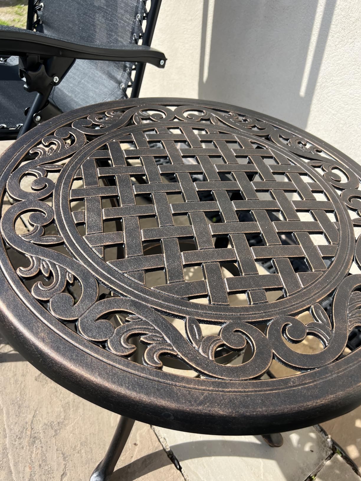 GiantexUK Outdoor Garden Dining Table, Cast Aluminum Round Table with ...