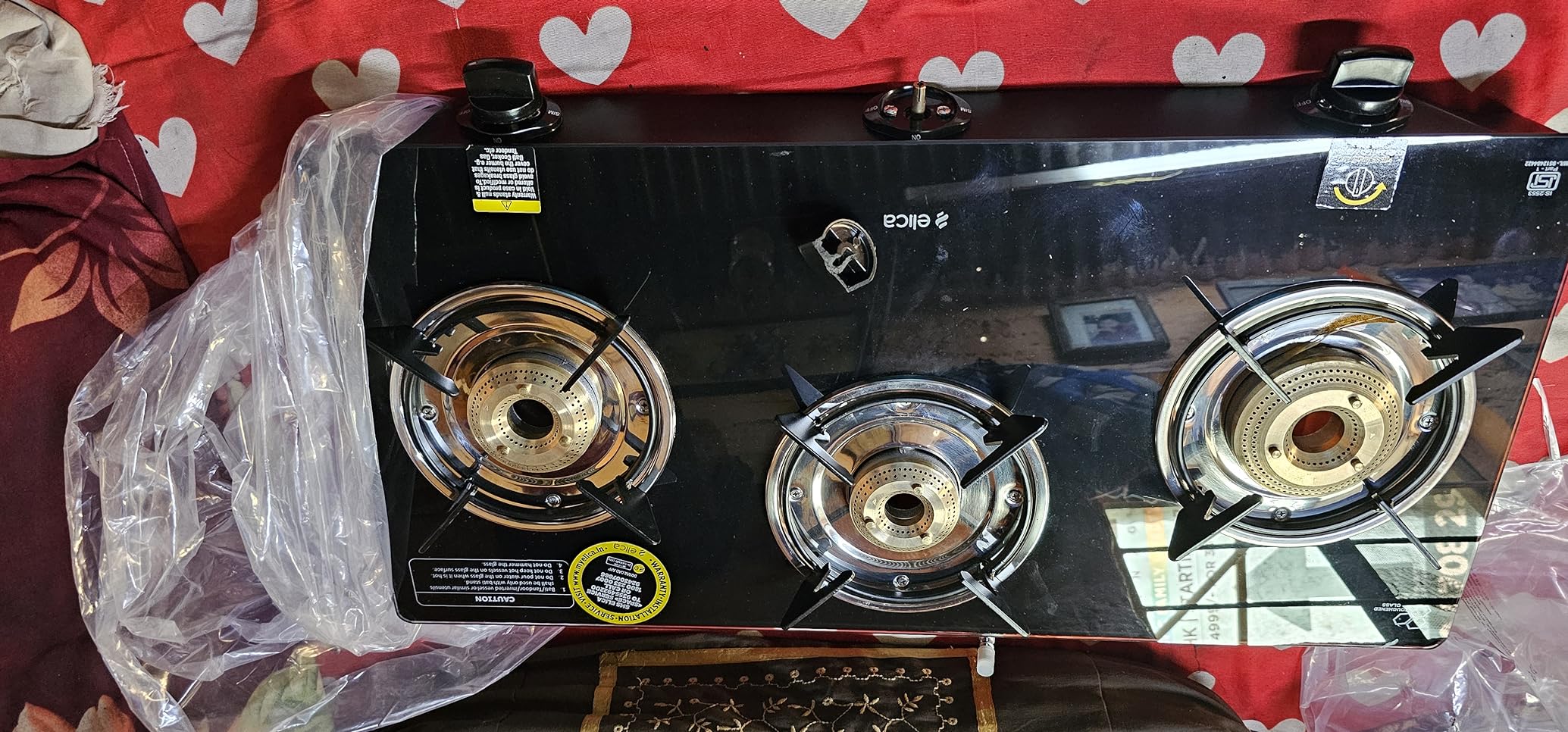 Elica Vetro Glass Top 3 Burner Gas Stove With 1 Jumbo Burner (Tempered ...