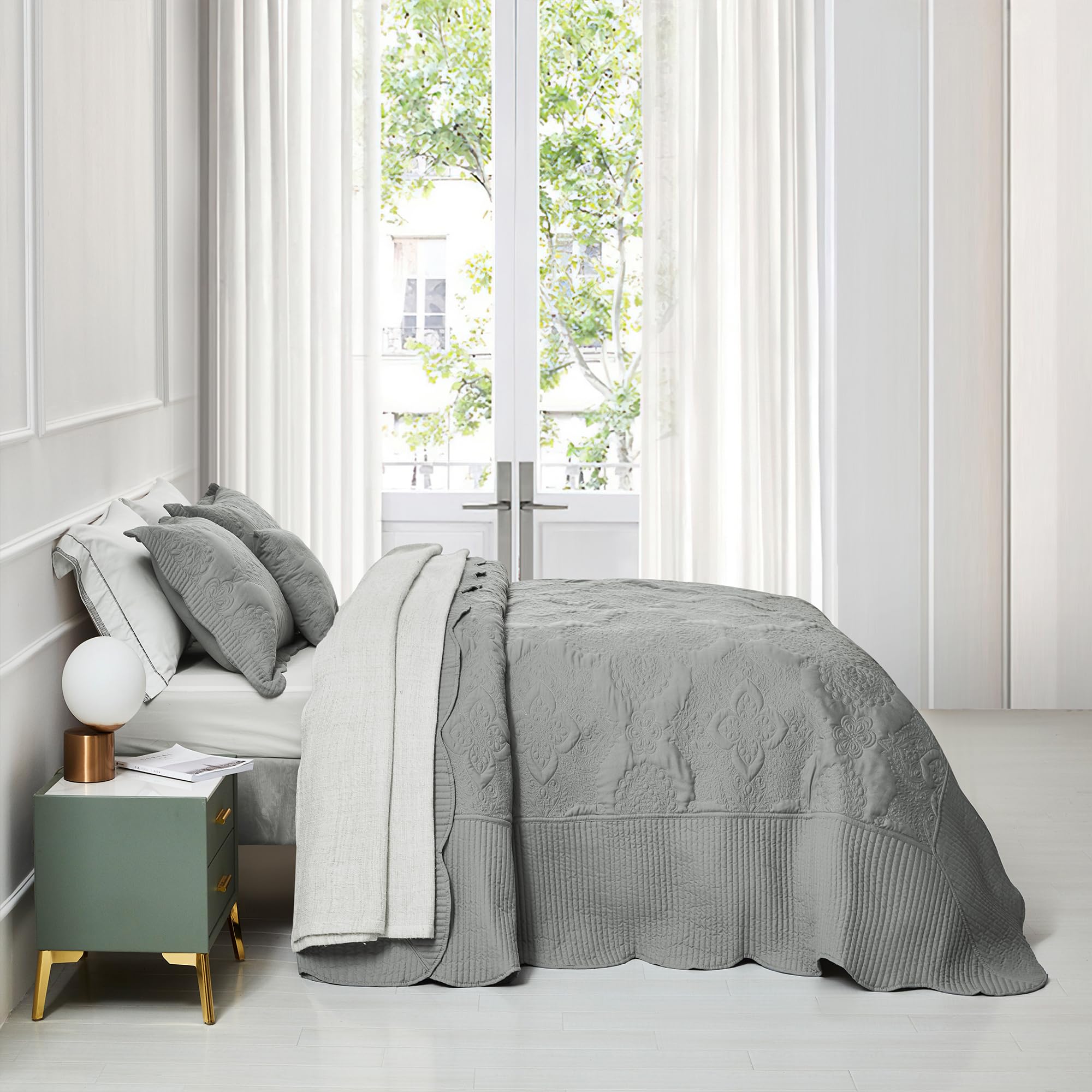 Snapklik.com : Oversized King Bedspread 138x122 Extra Wide, Quilted ...