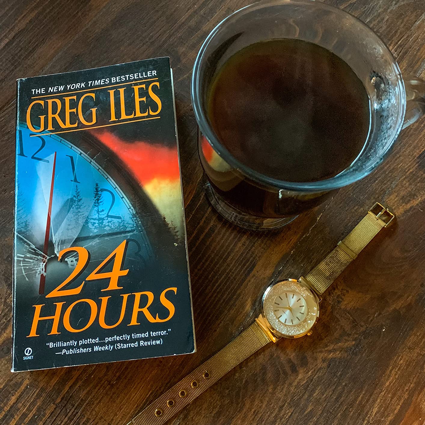 Amazon.com: 24 Hours: A Suspense Thriller: 9780451203595: Iles, Greg: Books