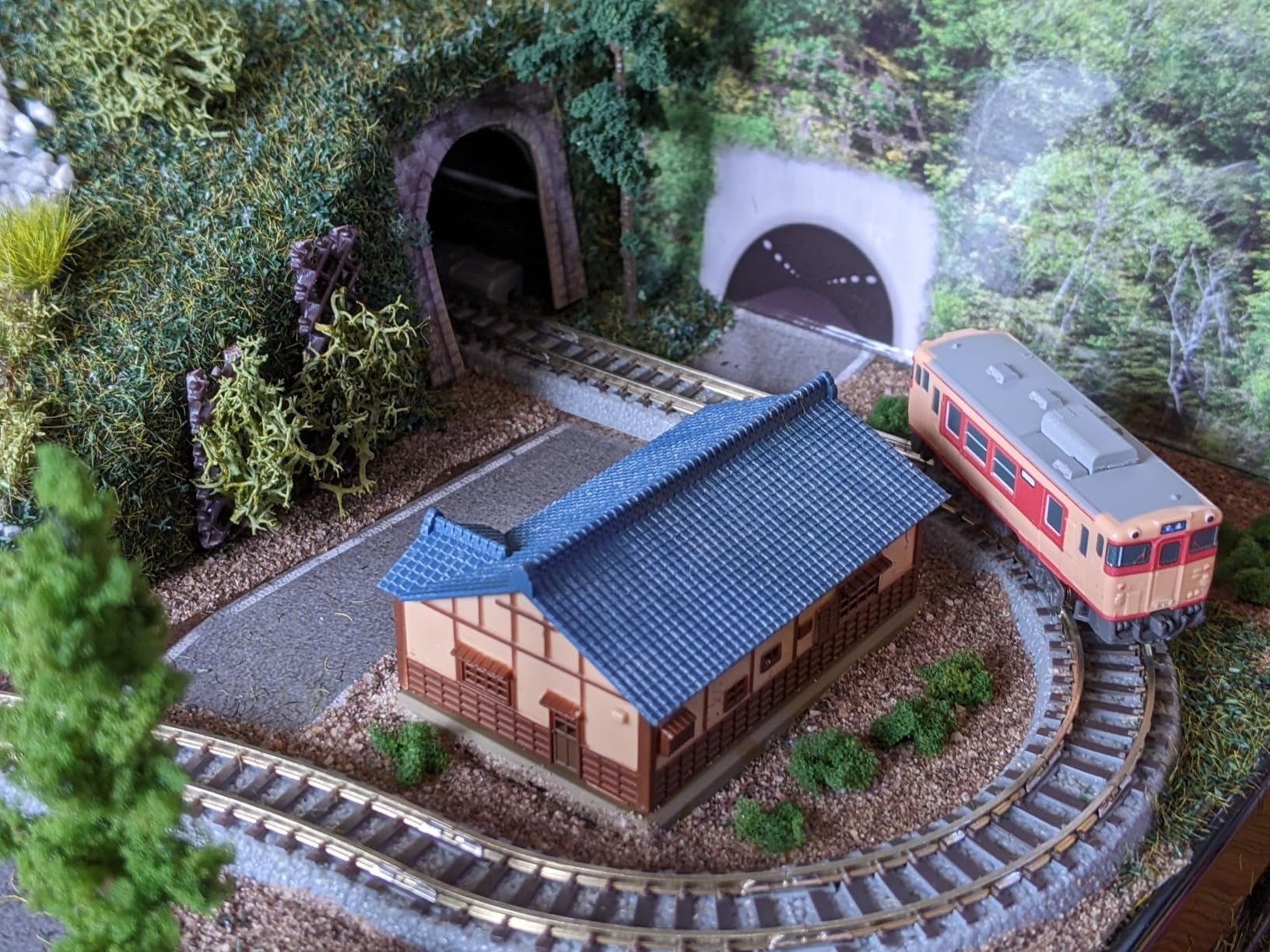 Amazon.co.jp: Lok Han SS002-1 Z Gauge Z Shorty Mini Layout Set, Tunnel ...