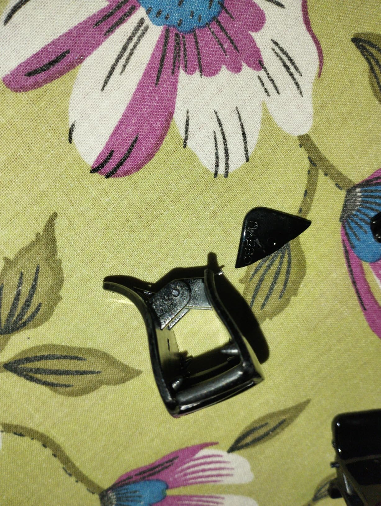 Nsb Herbals Black Plastic Hair Clutch For Women, Girls Medium Size ...