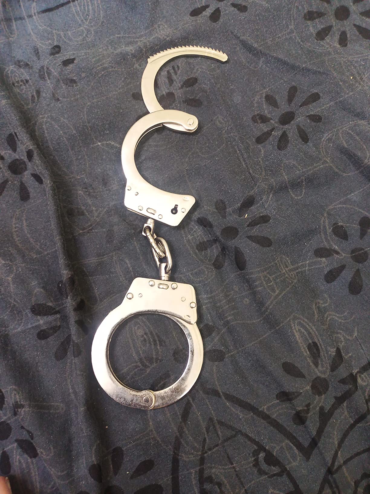 ARM Steel Handcuffs of Police : Amazon.in: Sports, Fitness & Outdoors