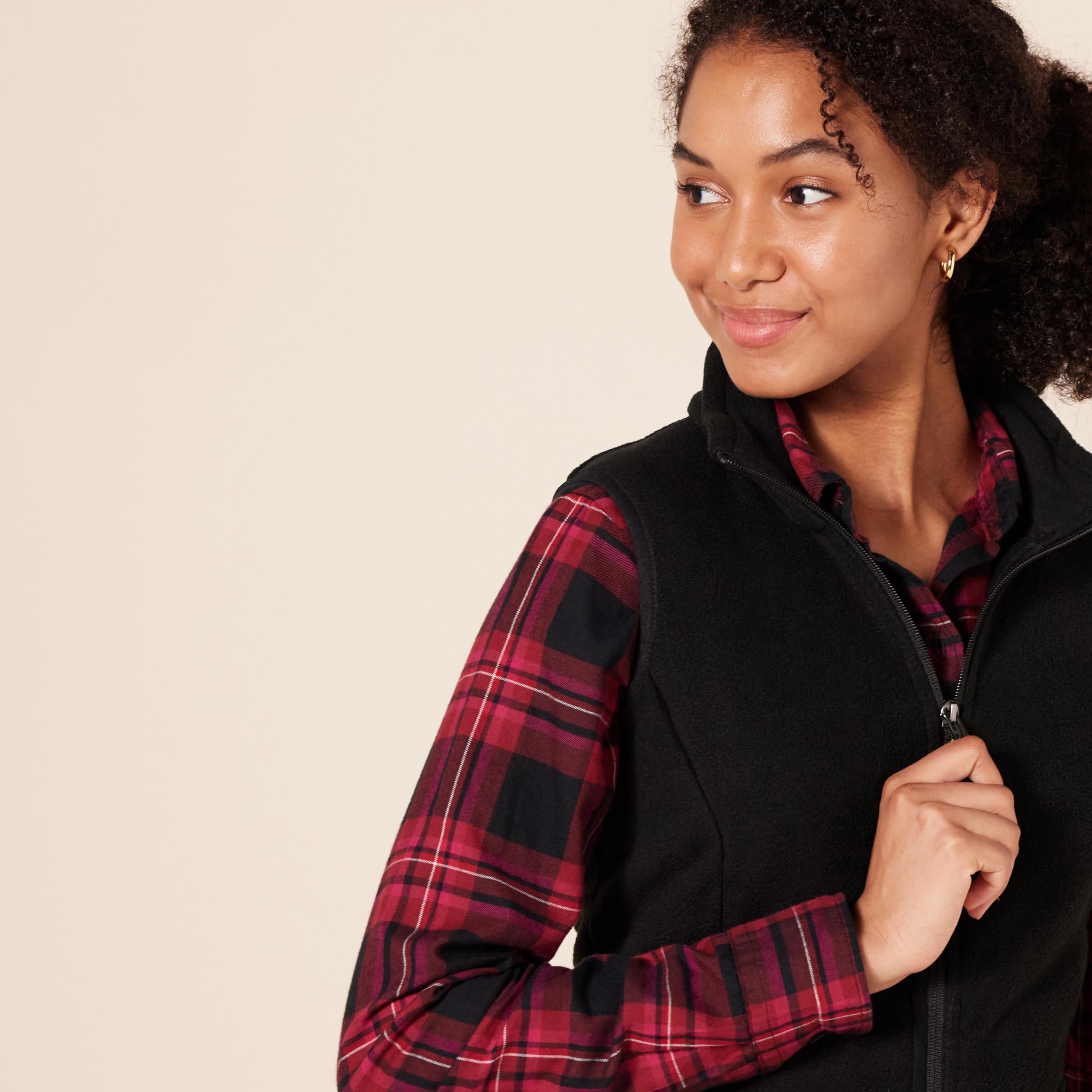 Snapklik.com : Essentials Womens Classic-Fit Sleeveless Polar Soft ...