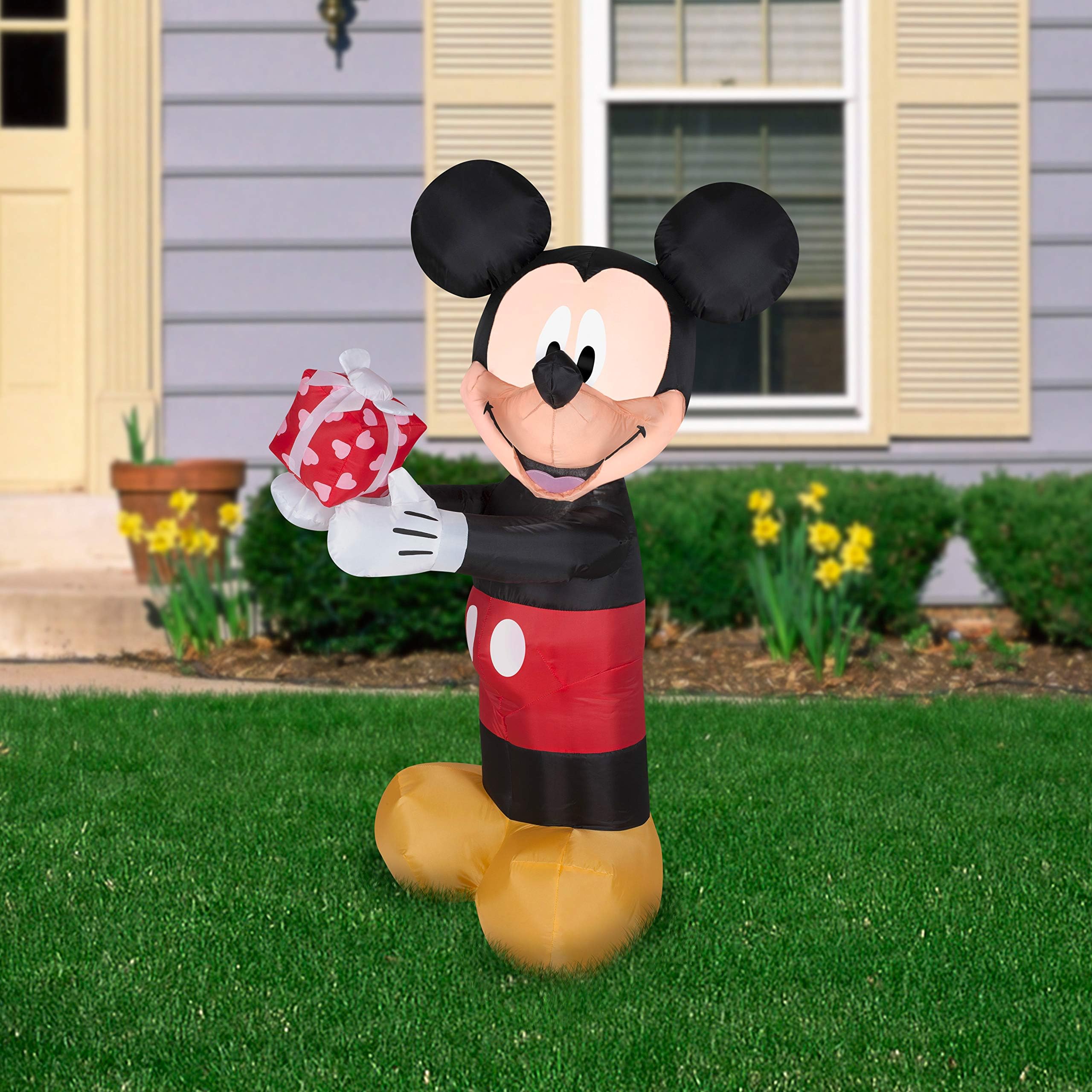 Amazon.com: Gemmy Airblown Inflatable Valentine Mickey Mouse, 3.5 ft ...