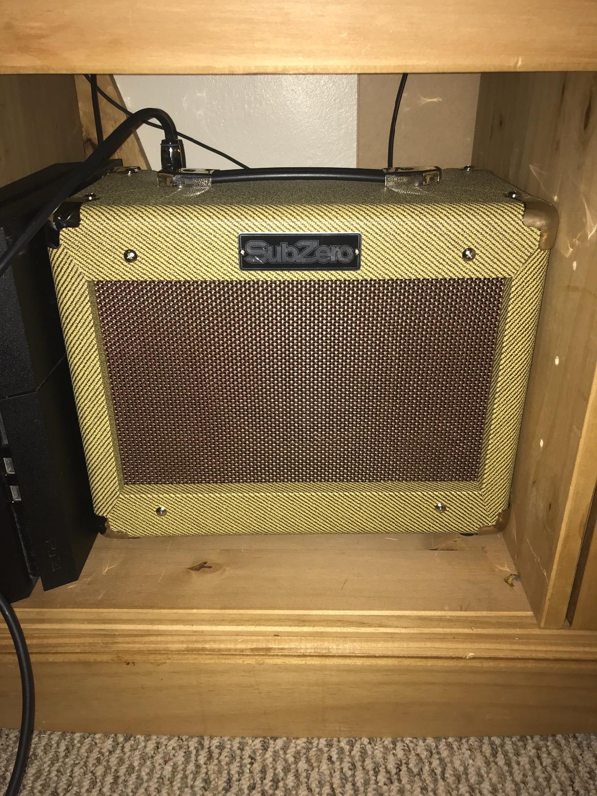 SubZero V15B Vintage 15W Practice Bass Amp : Amazon.co.uk: Musical ...