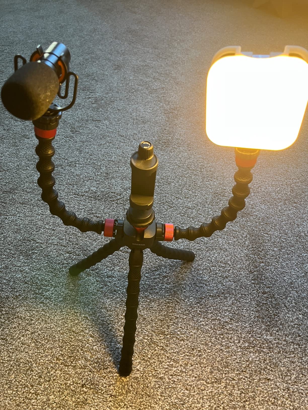 NEEWER Phone Vlogging Kit with CM14 Pro Mic, PL81 Light,T90 Flexible ...