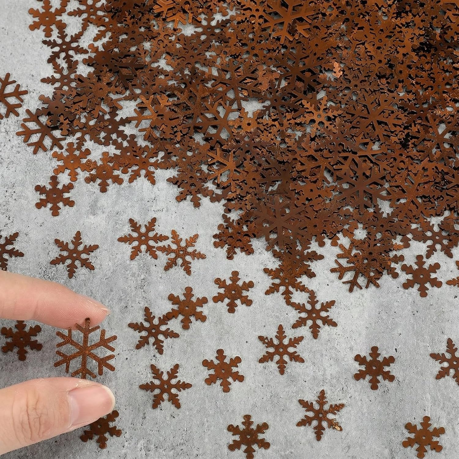 Amazon.com: Jaloro 2800 Pcs Winter Rusty Snowflakes Confetti for Crafts ...