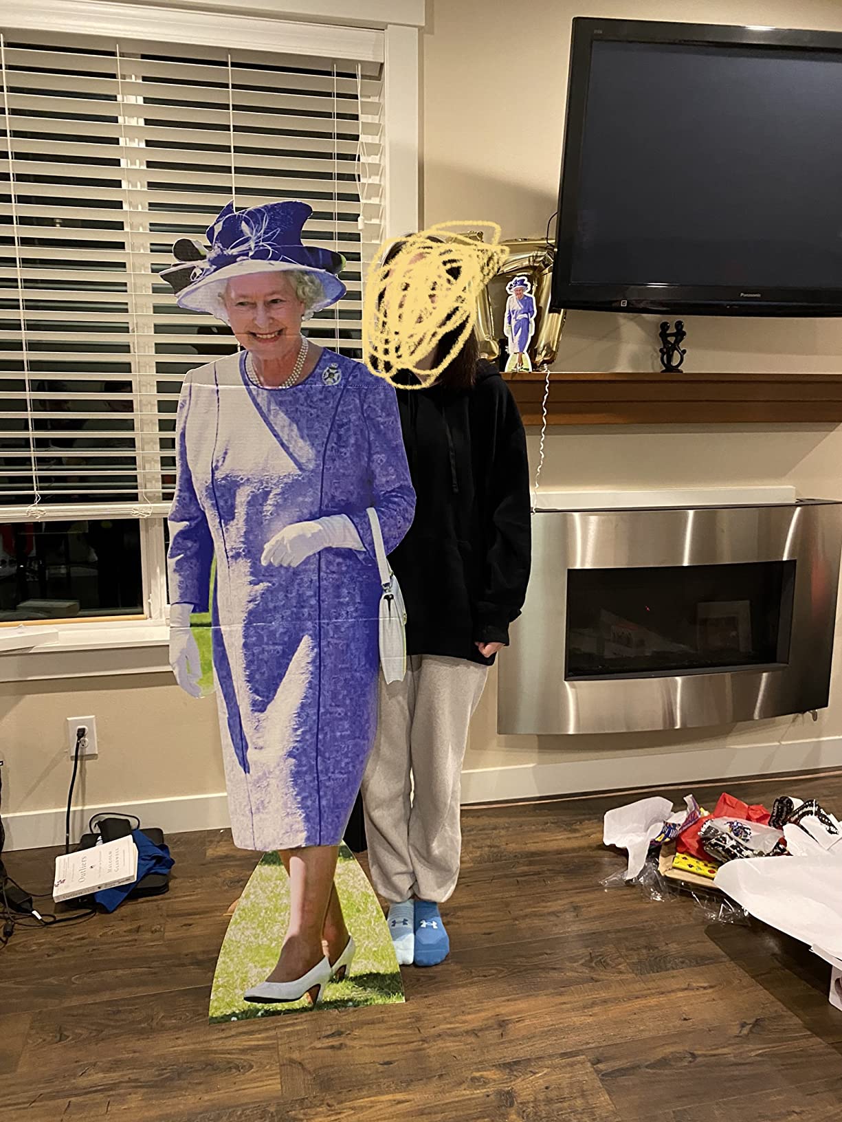 $12/mo - Finance Star Cutouts, Queen Elizabeth II in Lilac Dress, Life ...