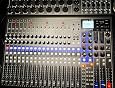 Amazon.com: Zoom LiveTrak L-20 Digital Mixer & Multitrack Recorder, 20 ...