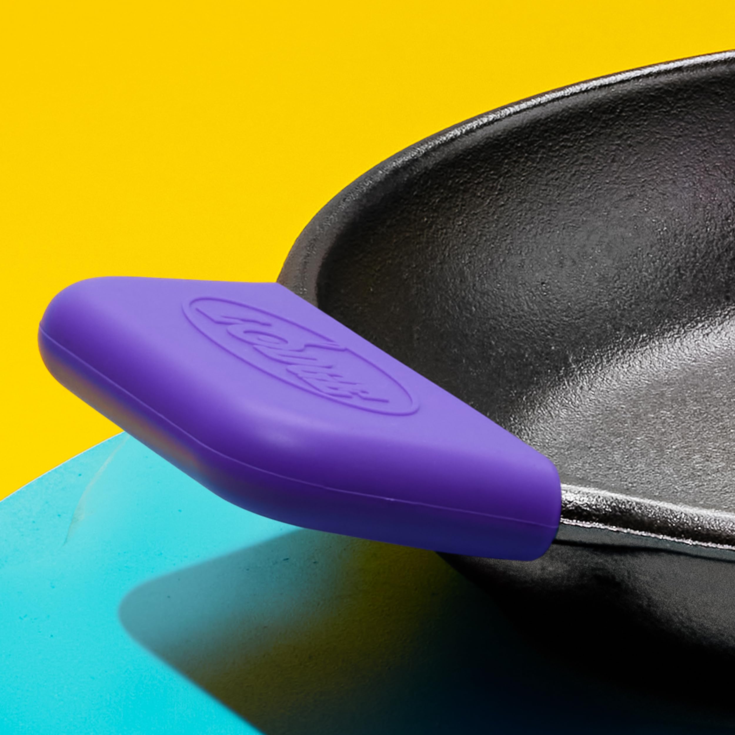 Snapklik.com : Bold Silicone Assist Handle Holder - Dishwasher Safe Hot ...