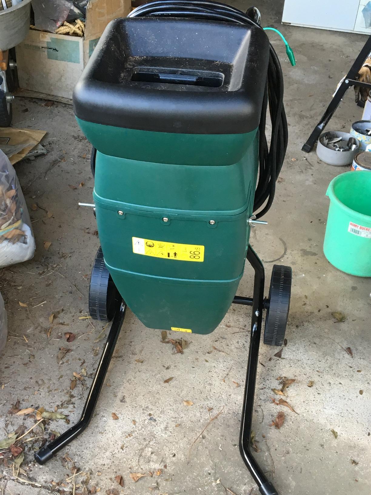 Amazon | インターファームプロダクツ サイレントシュレッダー LSG-2100 | ガーデンシュレッダー・ウッドチッパー