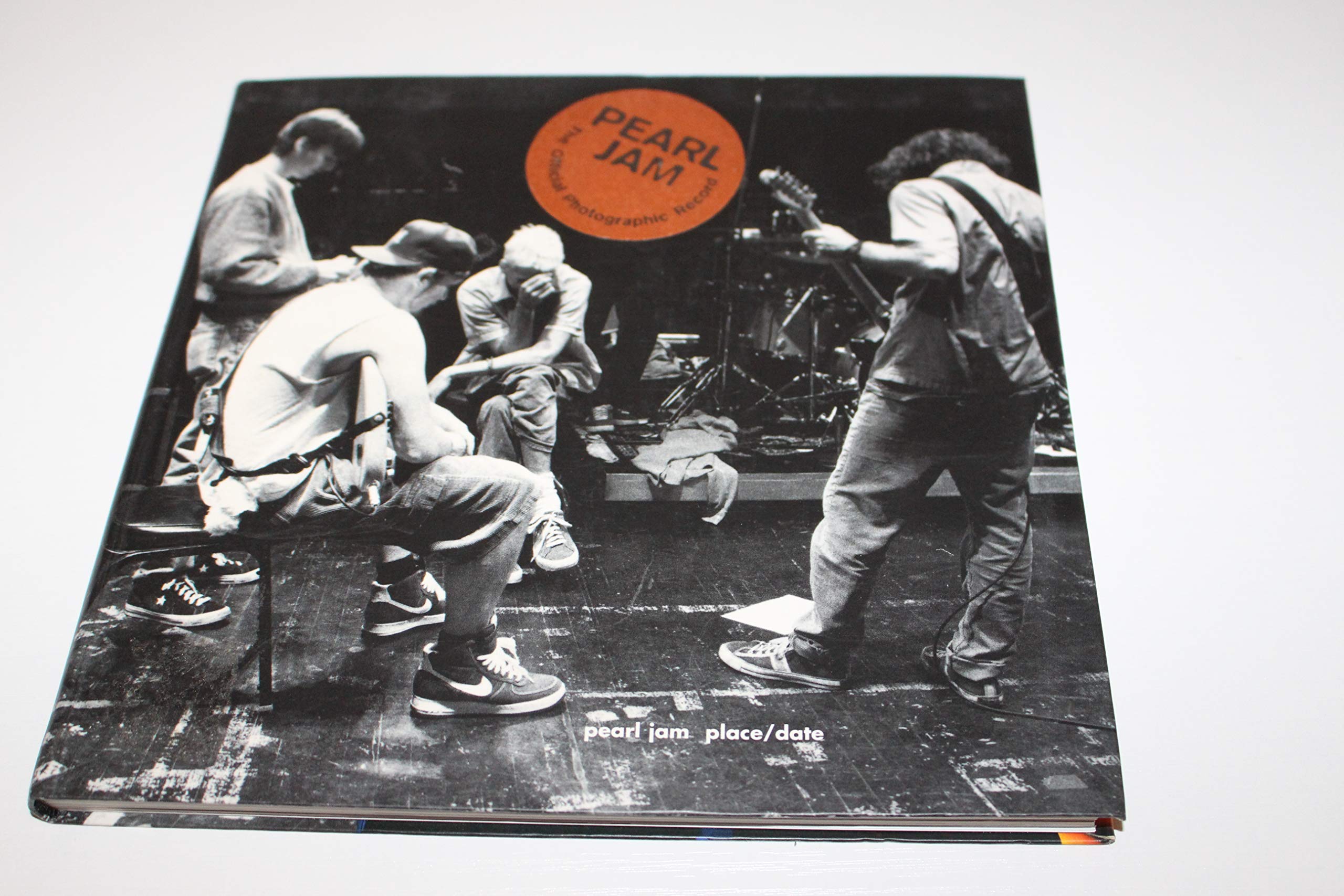 Pearl Jam: Place/Date: Peterson, Charles, Mercer, Lance: 9780966859614 ...