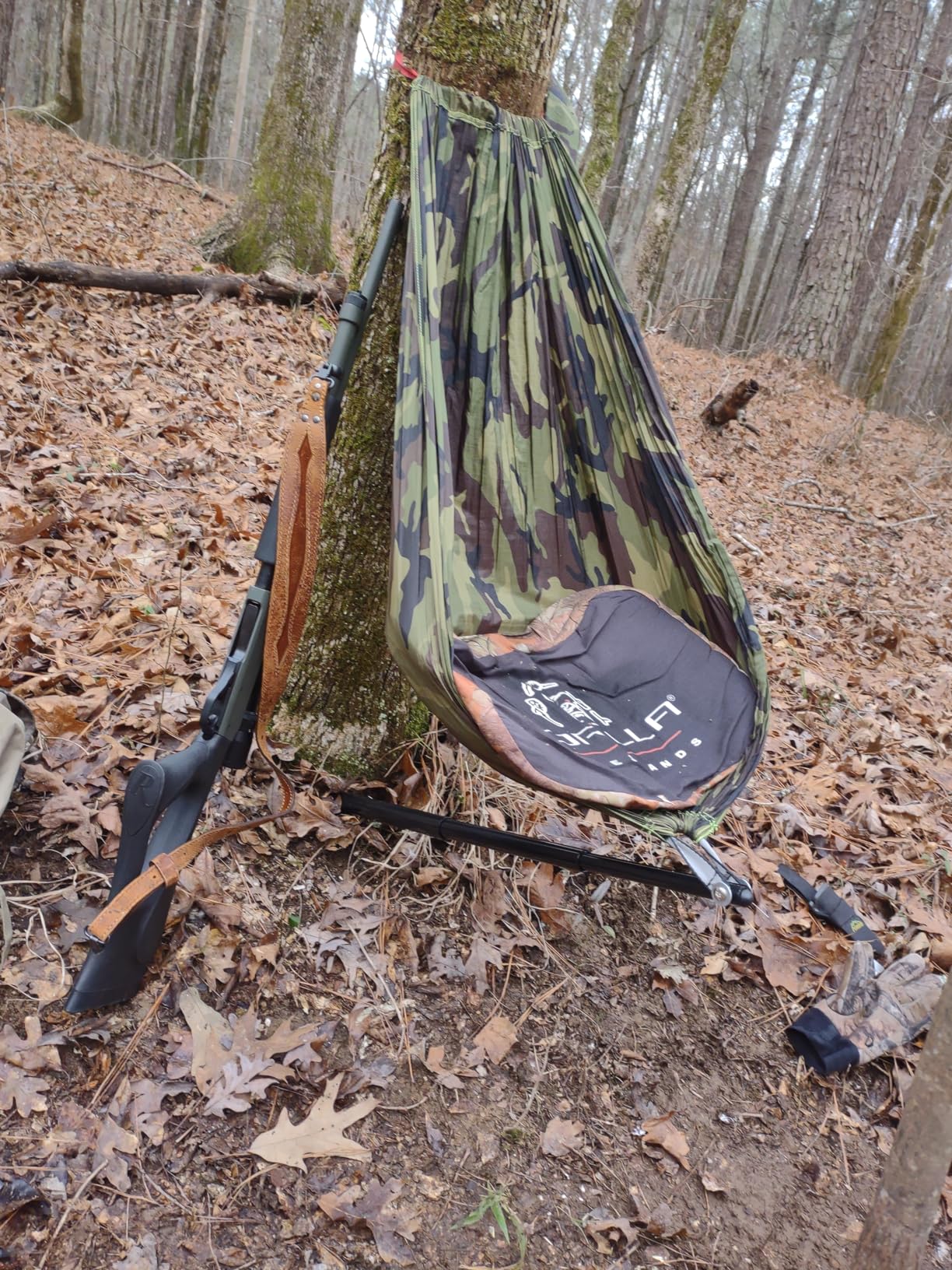 Amazon.com : TOYPOPOR Camping Chair | Hammock Style | Hangs on Any Tree ...