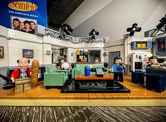 Amazon.com: LEGO Ideas Seinfeld 21328 Building Kit; Collectible Display ...