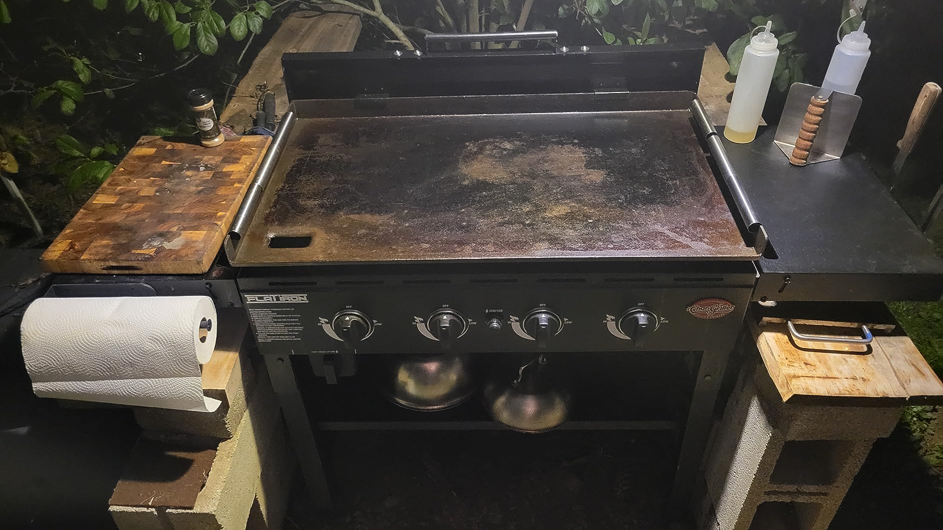 Amazon.com: Char-Griller® Flat Iron 4-Burner Propane Gas Flat-Top ...