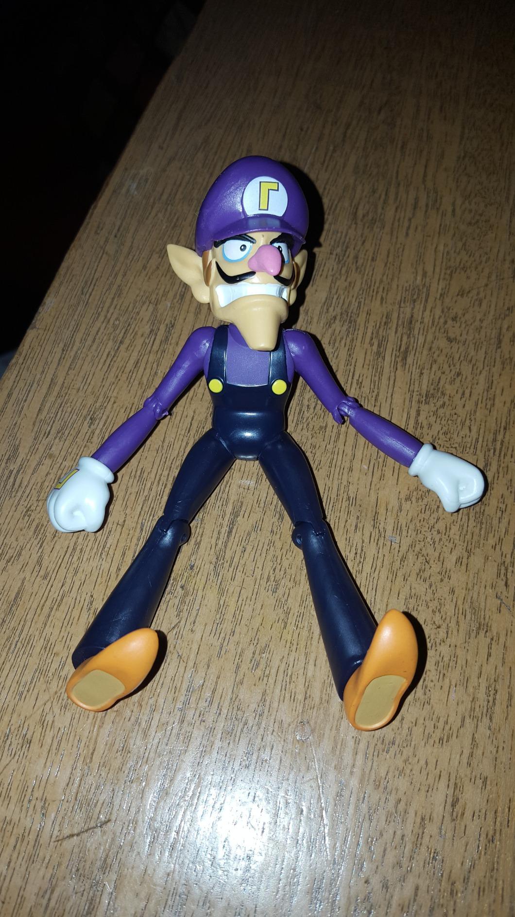 Amazon.com: World of Nintendo 91445 4" Waluigi with Coin Action Figure ...