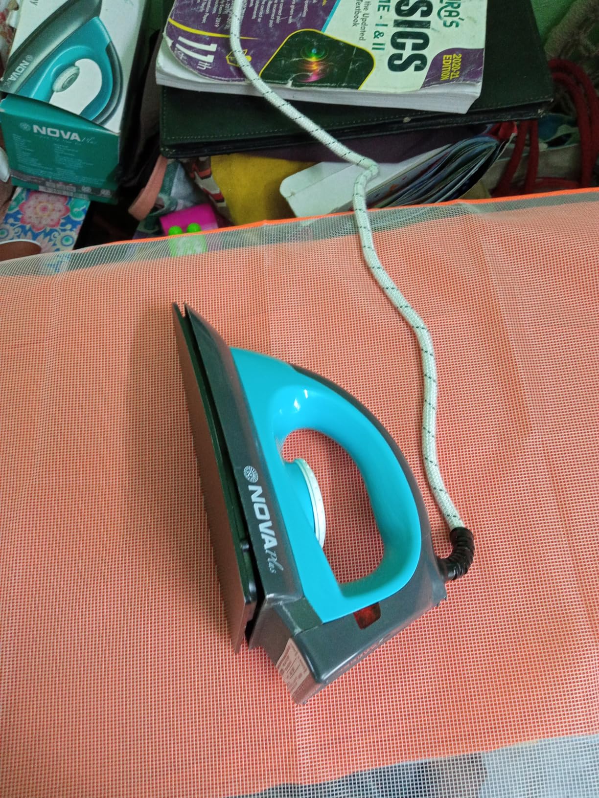 Helsta Protective Insulated Ironing Mesh for Clothes Delicate Garment ...