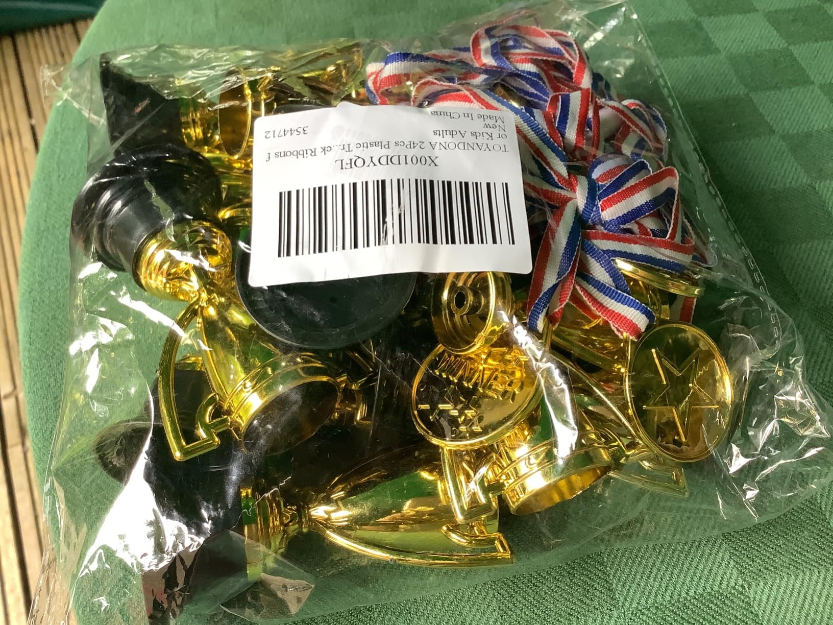 TOYANDONA 24Pcs Plastic Trophy & Medals Awards Winner Set, Winner Award ...