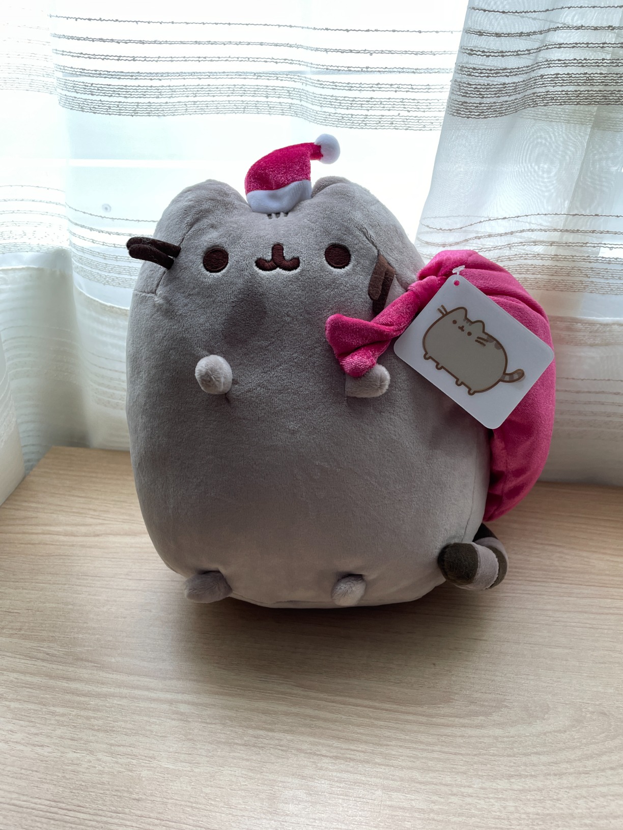 Amazon.com: GUND Santa Claws Pusheen Holiday Plush Stuffed Animal Cat ...