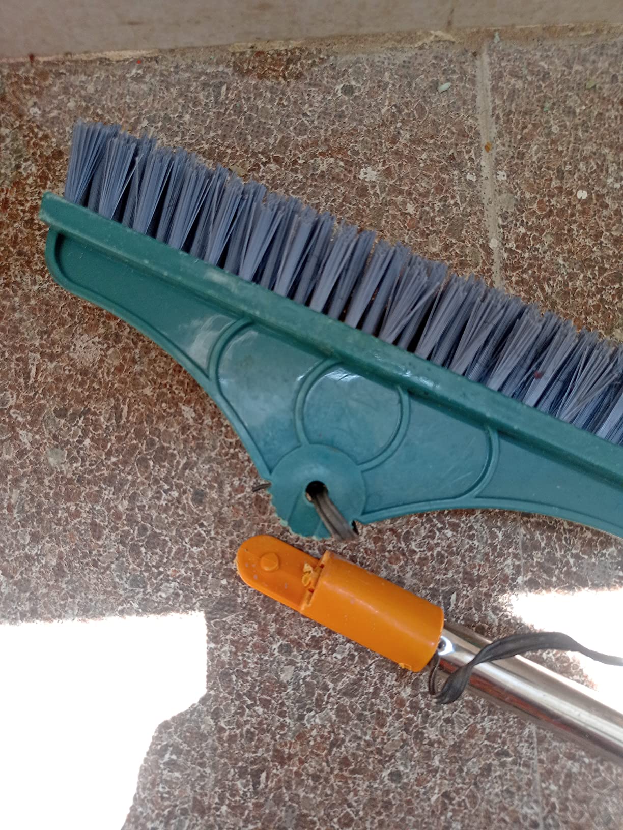 SWIFFER Bathroom Cleaning Brush with Wiper 2 in 1 Tiles Cleaning Brush ...