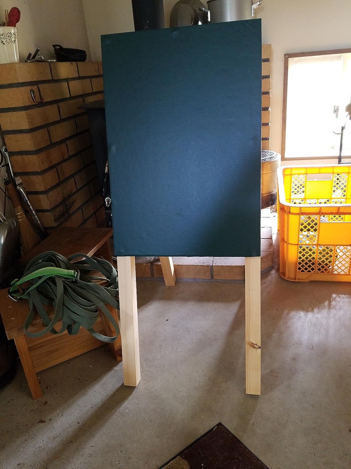 Amazon.co.jp: WeBirth 黒板シート 【全て揃った黒板セット/11色のチョーク付き】 インテリアに合う緑色 壁に貼り付け 磁石がくっつく マグネット 好みの形にカット可能 ...