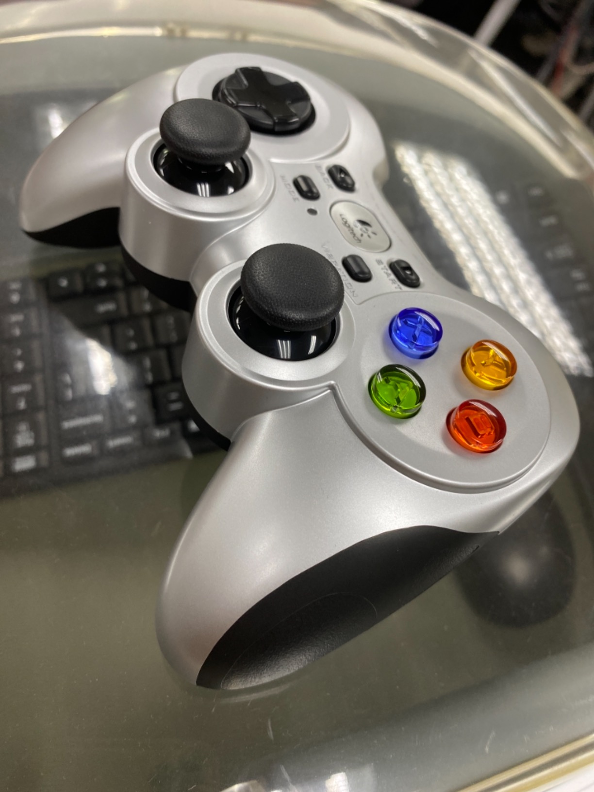 Logitech 940-000119 F710 Wireless Gamepad Black : Amazon.sg: Video Games