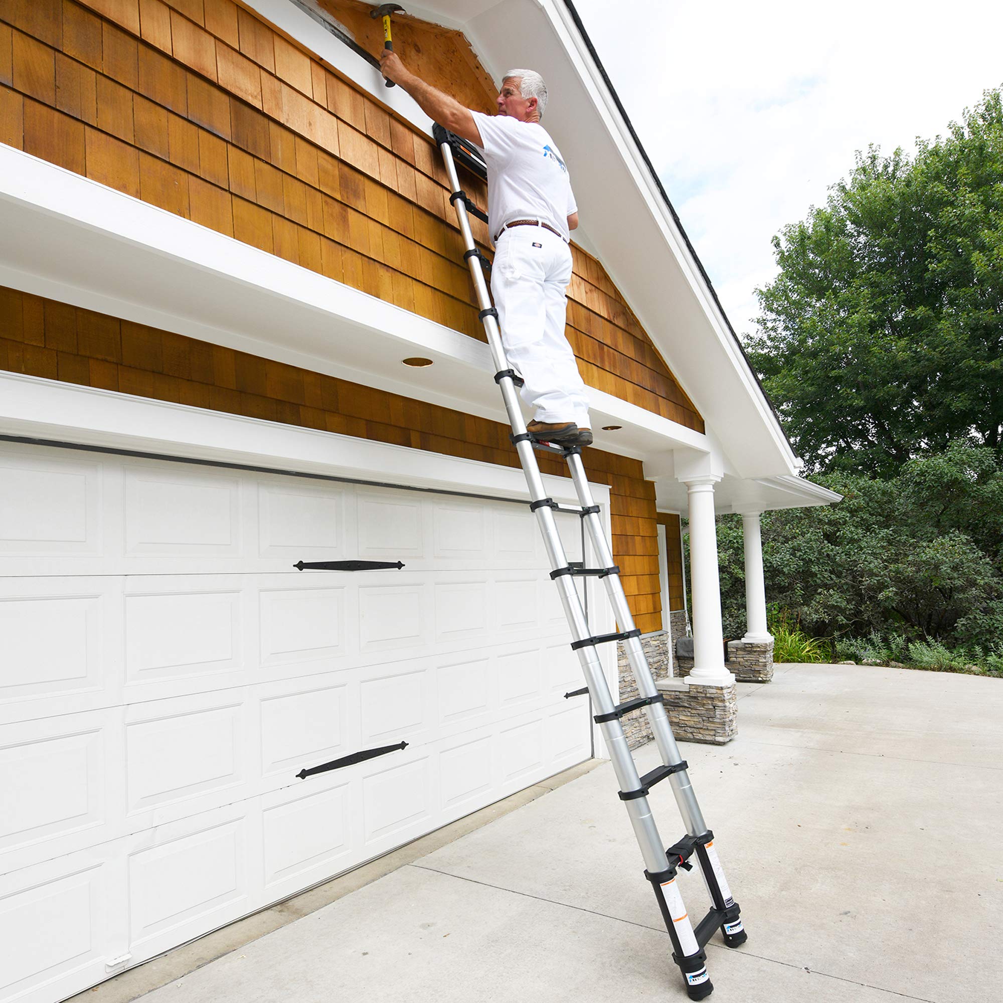 Xtend & Climb Contractor Series 155+/300 Aluminum Telescoping Ladder ...