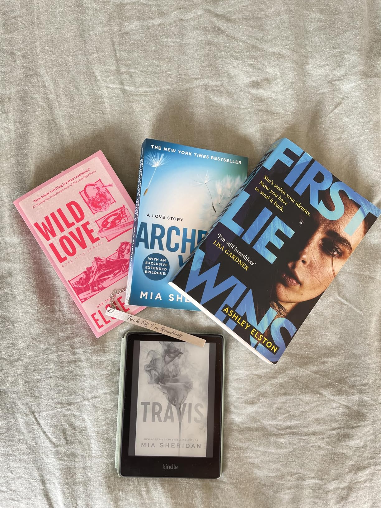 First Lie Wins: The No. 1 bestselling gripping thriller with THAT TWIST ...