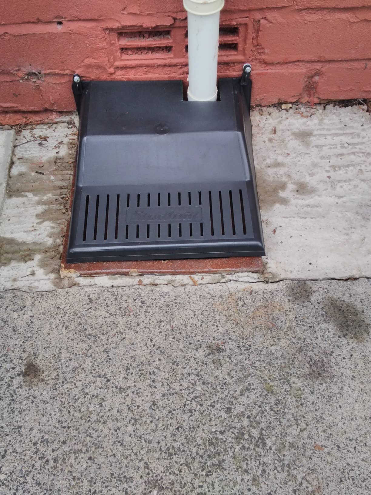 BLACK PLASTIC DRAIN COVER. DURABLE. SLOTTED GRILL. RAISED BACK. 30 x 30 ...