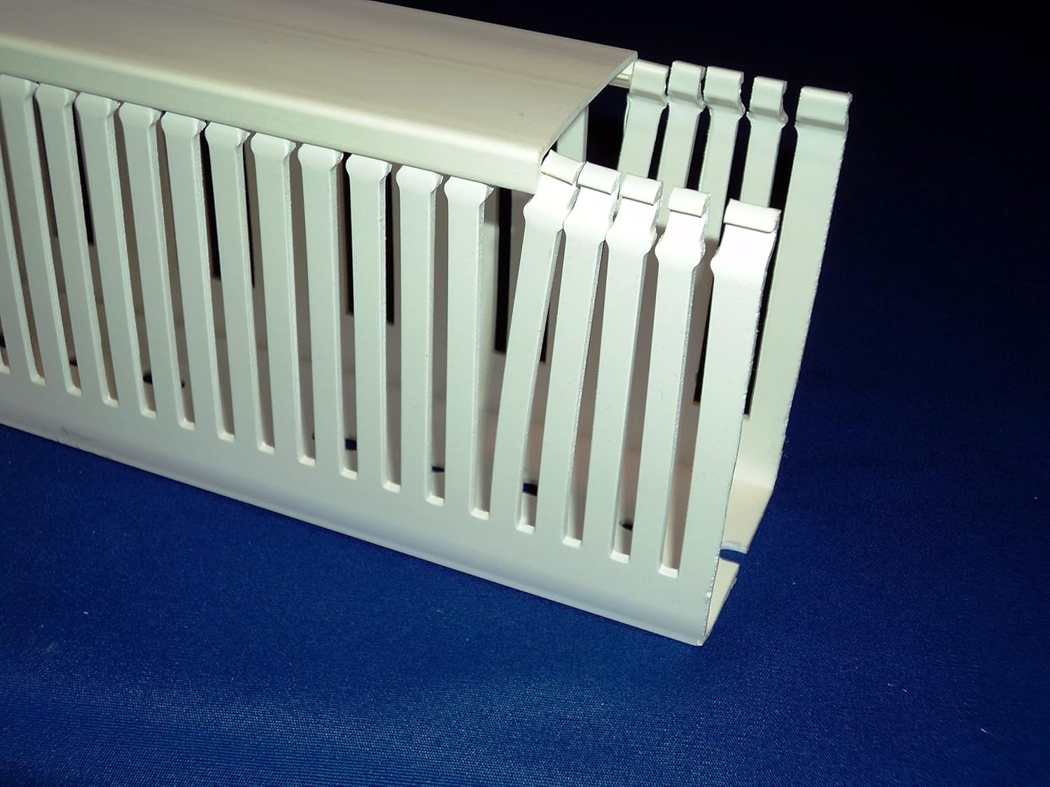 Amazon.com: 2x4-Inch Open Slot Wiring Cable Management Raceway Duct ...