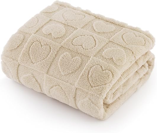 Amazon.com: Bedsure Dog Blankets for Small Dogs Washable - Fluffy Fuzzy ...