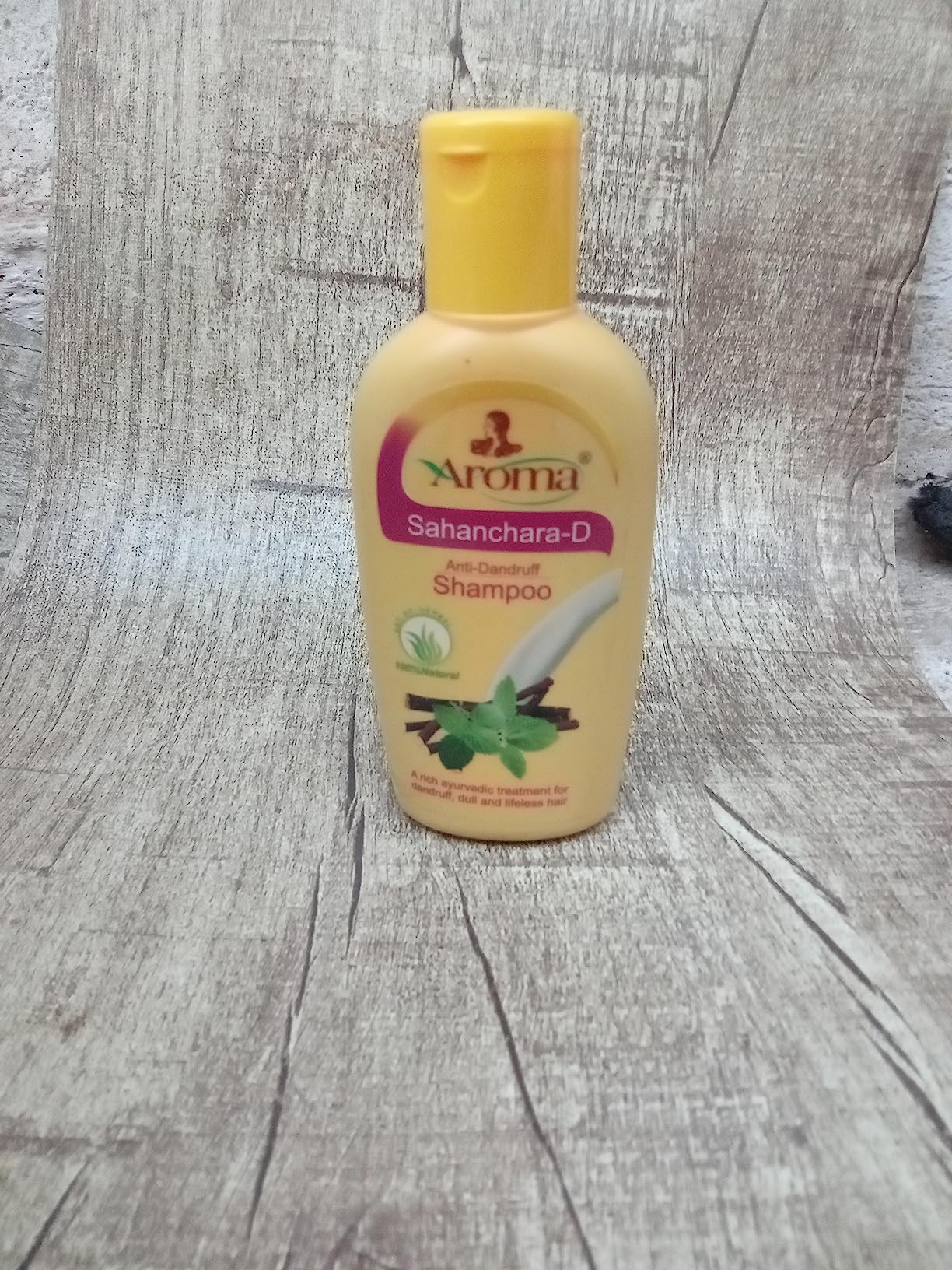 Buy Aroma Sahanchara-D Anti Dandruff Shampoo | Rich CowMilk Extract ...