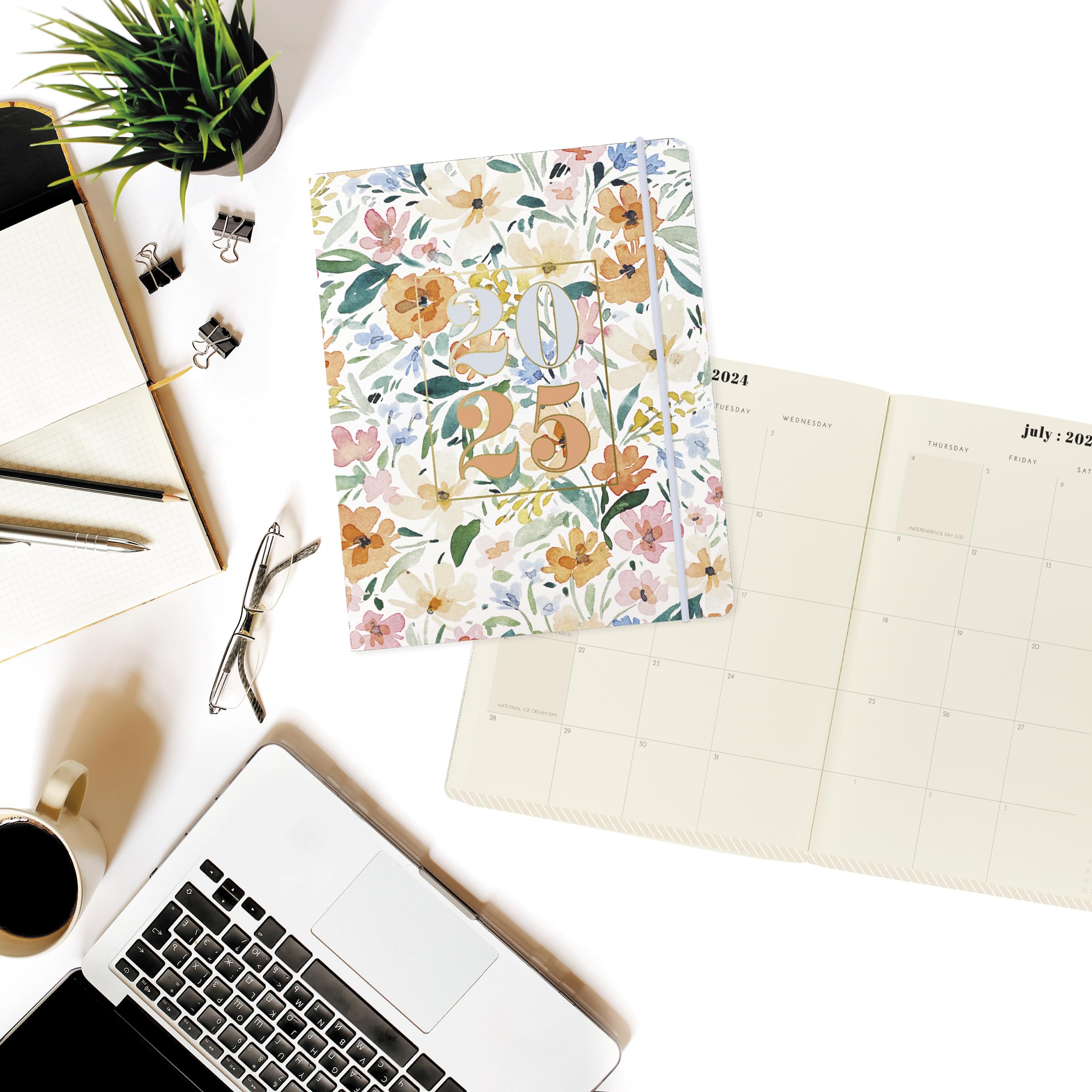 Snapklik.com : Graphique 2025 Monthly Planner 18 Month Organizer, July ...