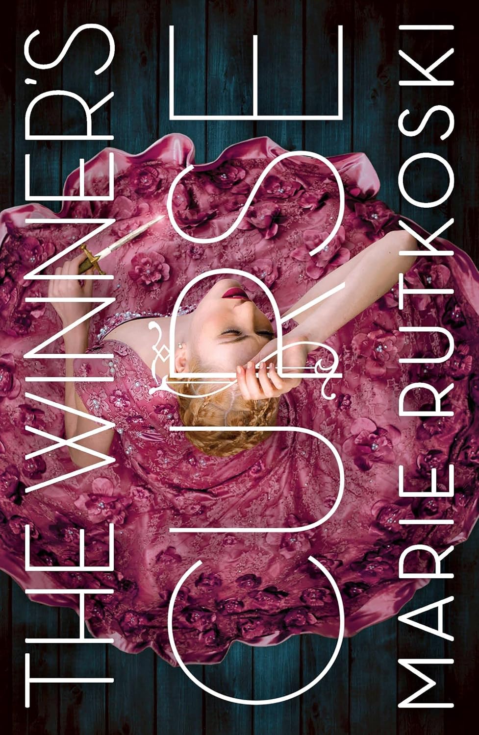 Amazon.com: The Winner's Curse (The Winner's Trilogy): 9781408858202 ...